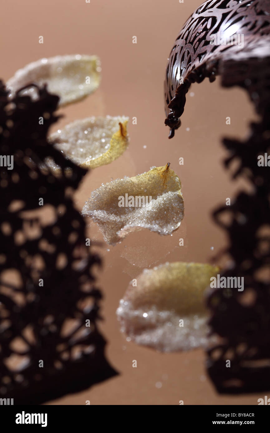 Rose icing broken hi-res stock photography and images - Alamy