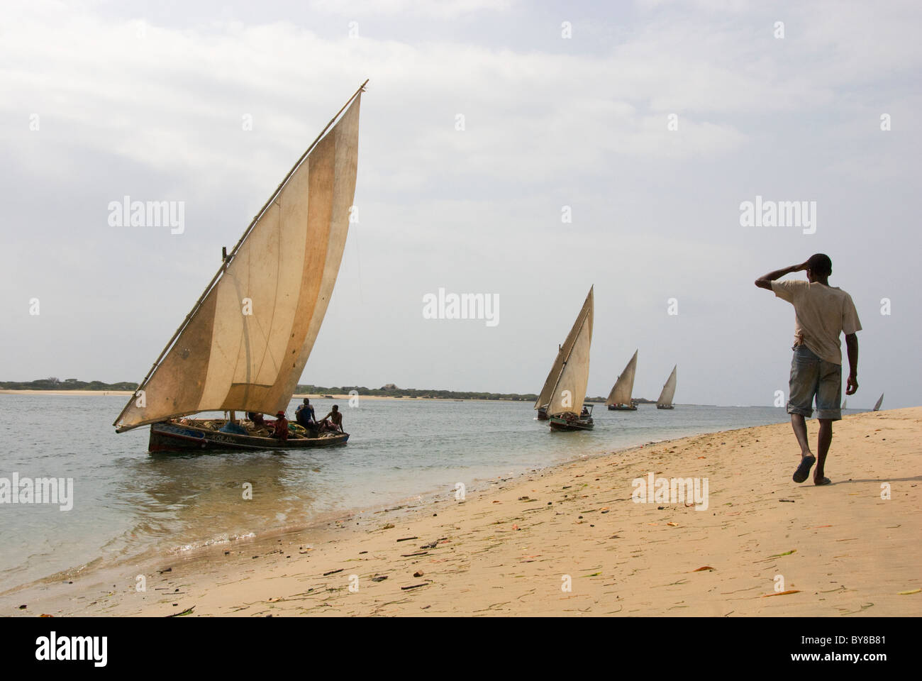 Sailing fishing boat boats lamu africa hi-res stock photography and ...