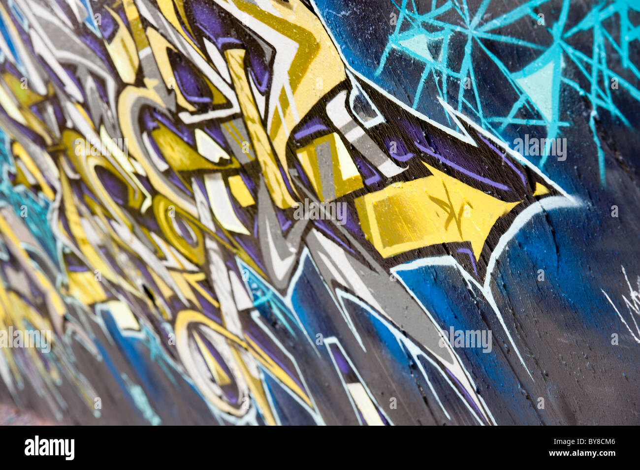 graffiti wall arrow Stock Photo - Alamy