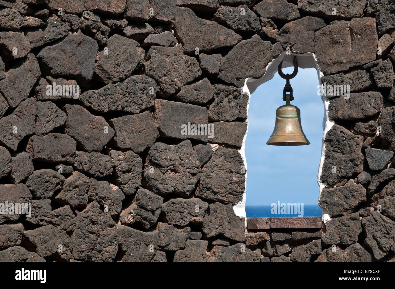 Sea through stone window hi-res stock photography and images - Alamy
