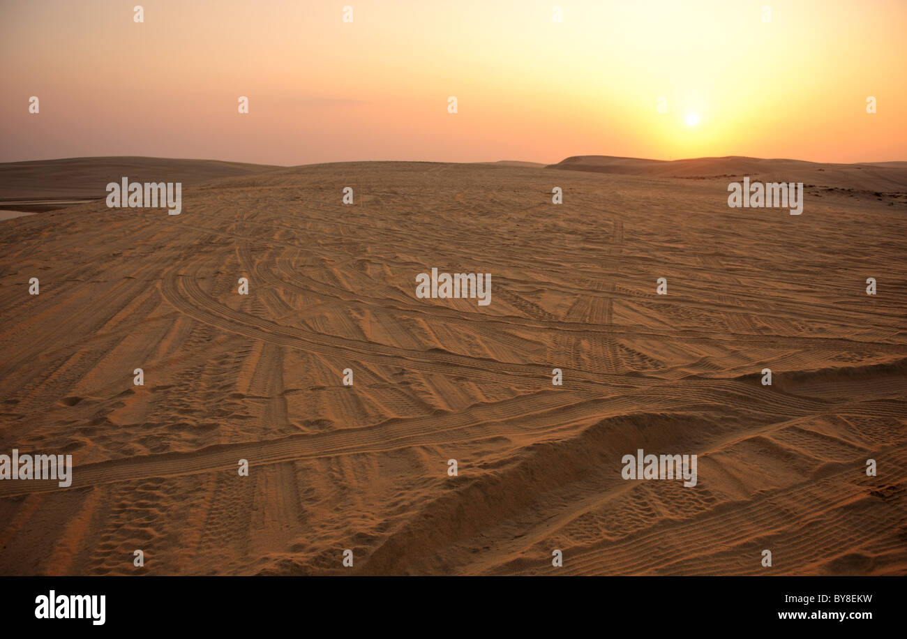 Qatar desert hi-res stock photography and images - Alamy