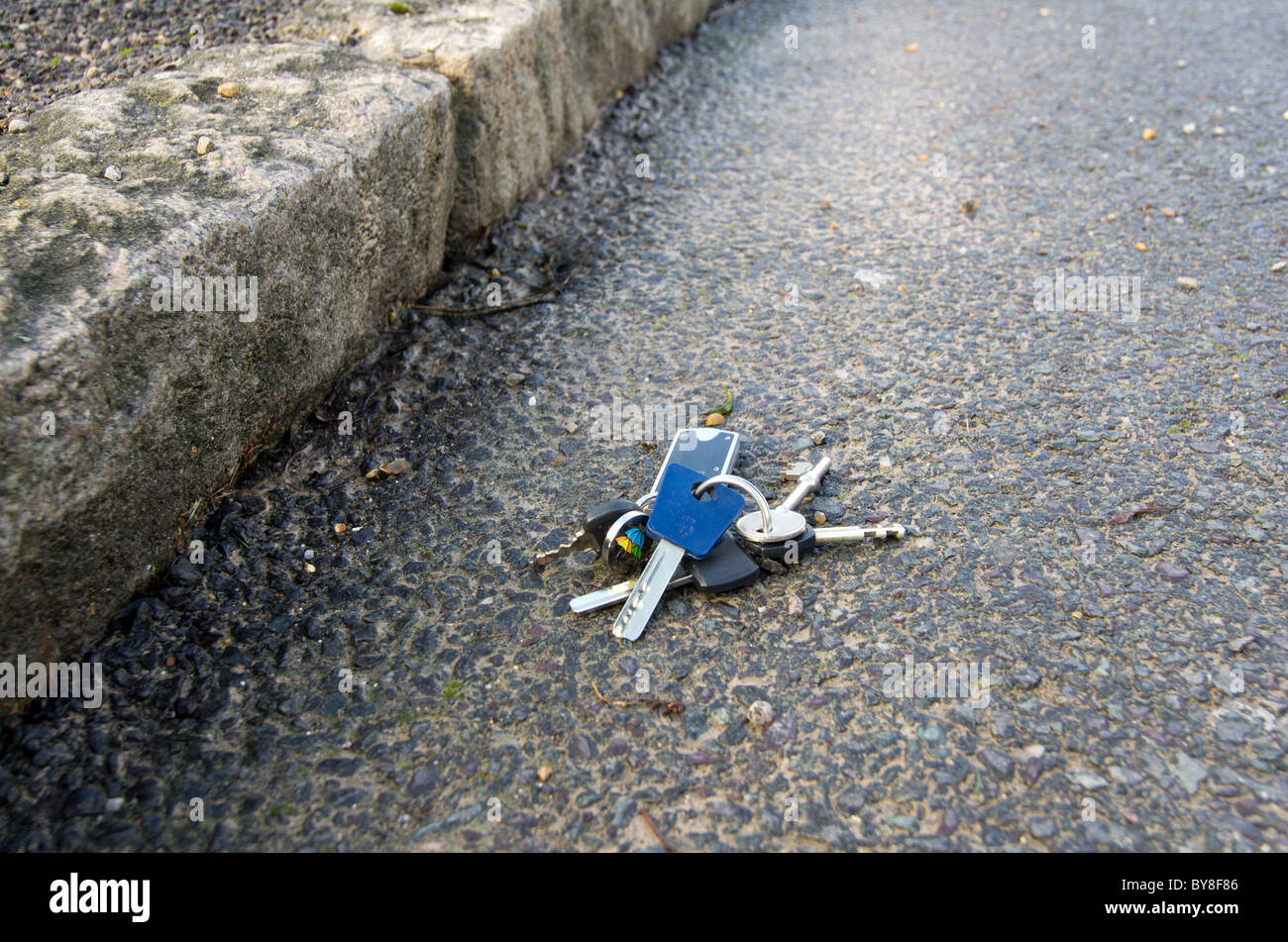 lost dropped or stolen keys on a street Stock Photo - Alamy