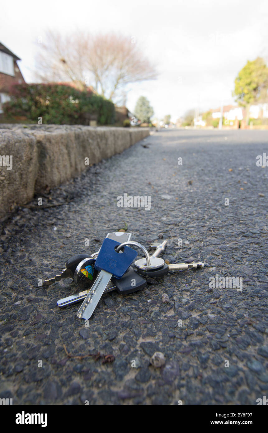 lost dropped or stolen keys on a street Stock Photo - Alamy