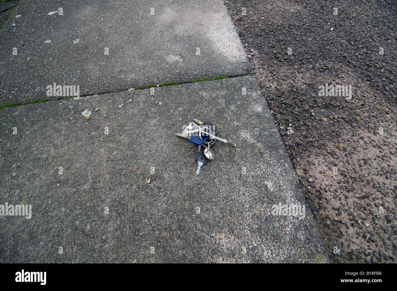 Lost keys street hi-res stock photography and images - Alamy