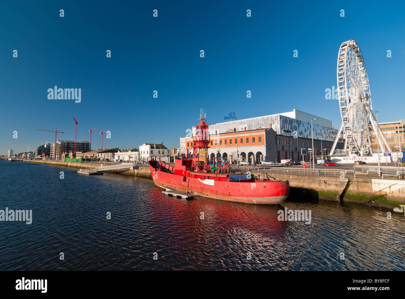 O2, Dublin Wheel and the Lightship, Kitiwake Stock Photo - Alamy