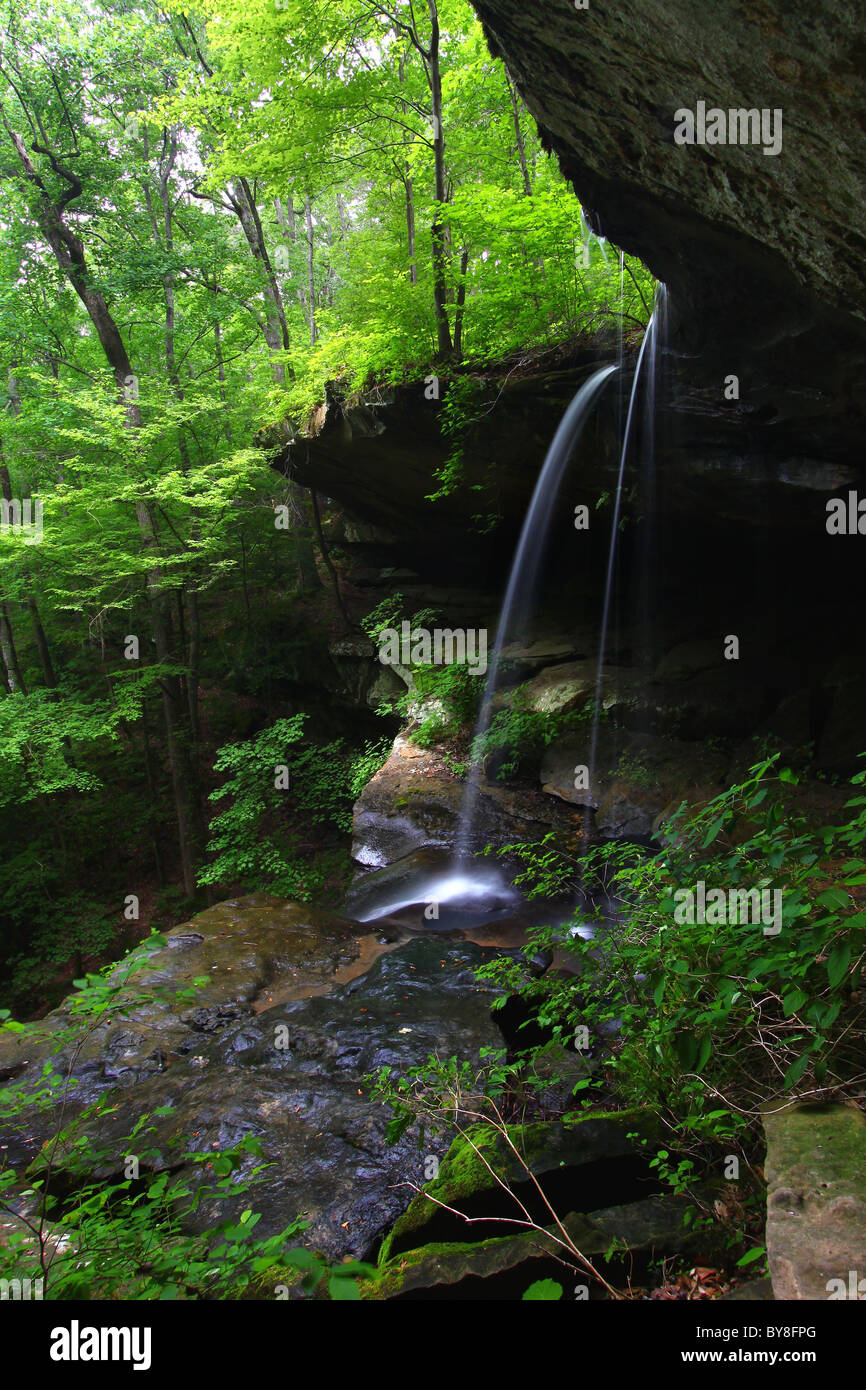 Rocky undercut hi-res stock photography and images - Alamy