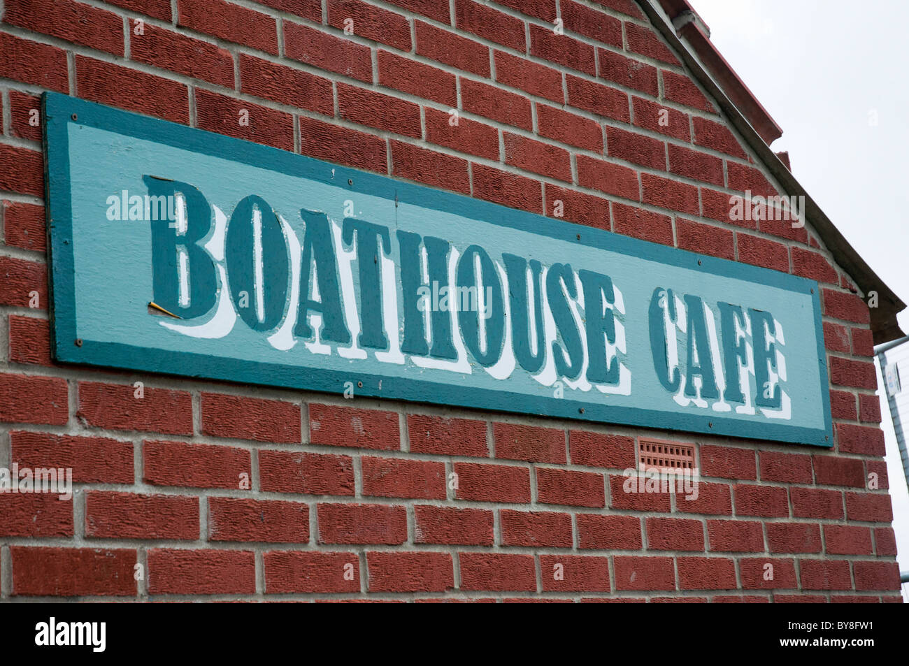 Boathouse cafe hi-res stock photography and images - Alamy