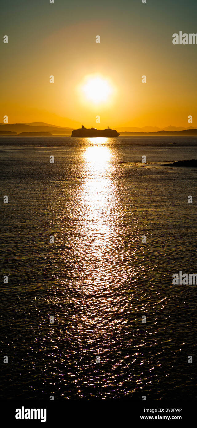 Haro strait ship hi-res stock photography and images - Alamy