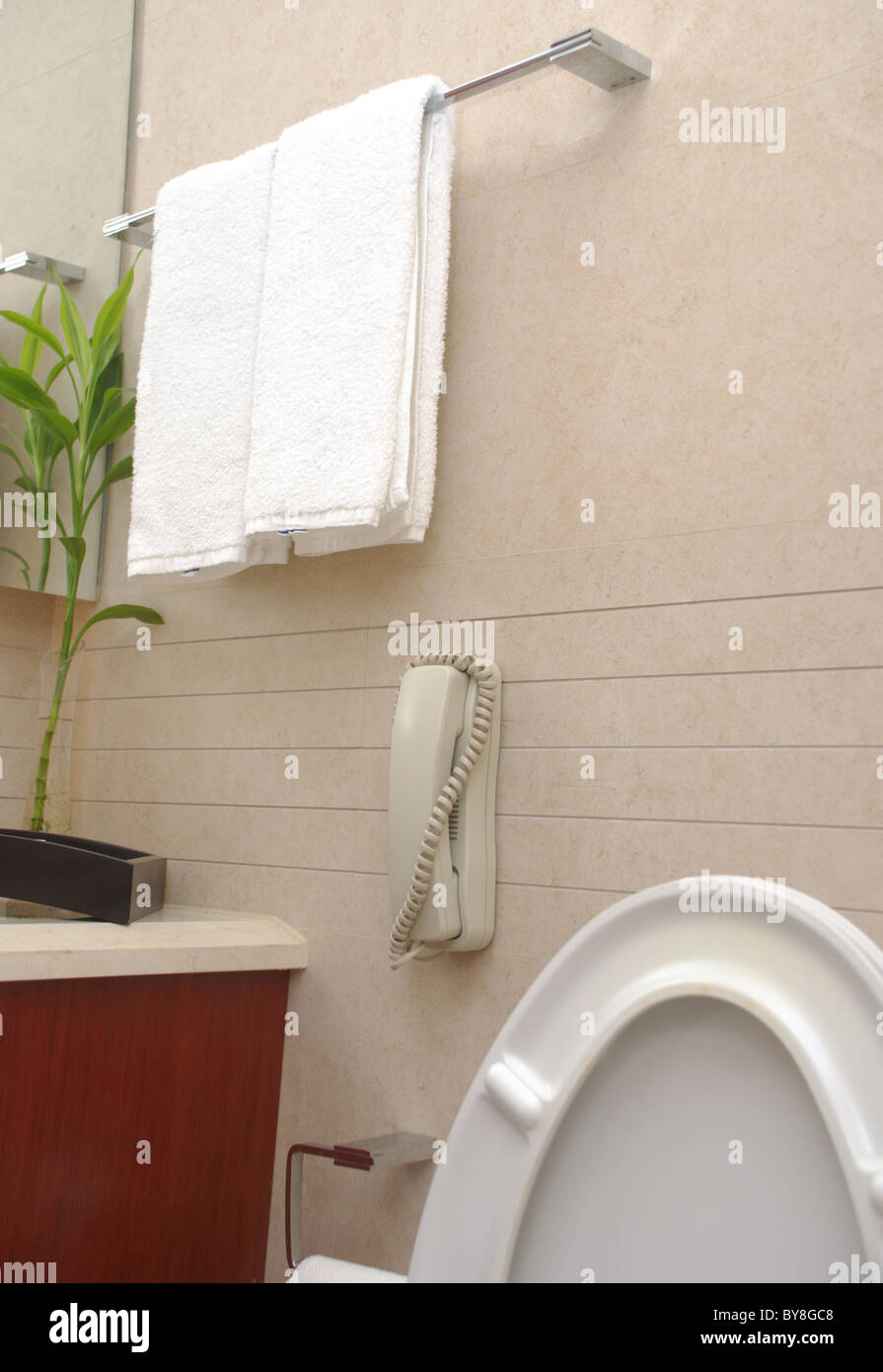 Phone hotel bathroom hi-res stock photography and images - Alamy