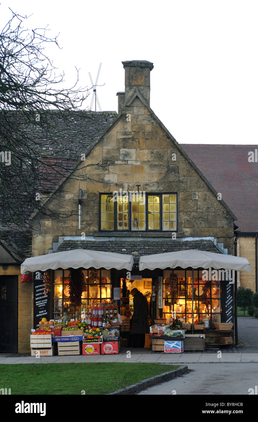 Broadway Deli, High Street, Broadway, Worcestershire, England, UK Stock ...