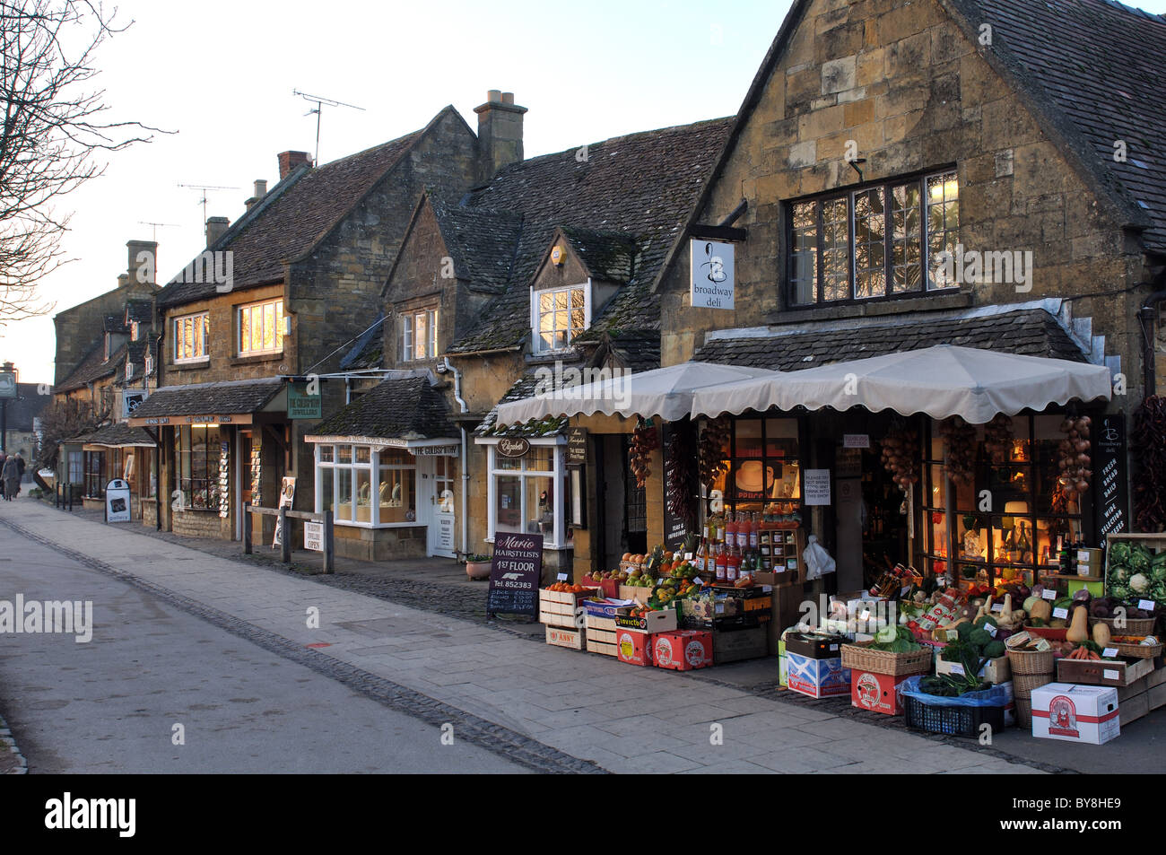 Broadway worcestershire england hi-res stock photography and images - Alamy