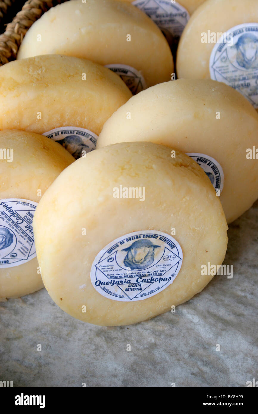 Mediterranean market stall Stock Photo - Alamy