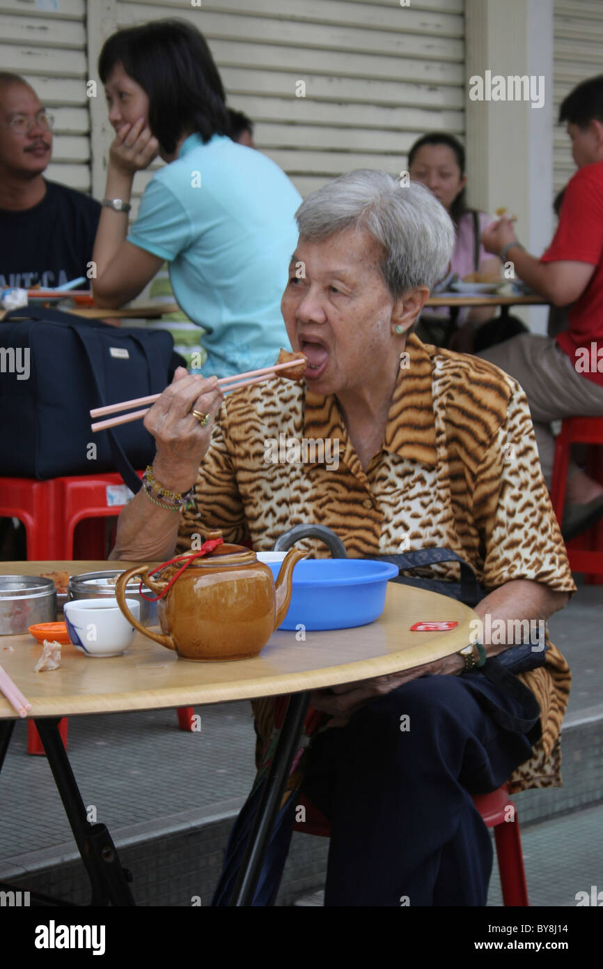Chinese lady hi-res stock photography and images - Alamy