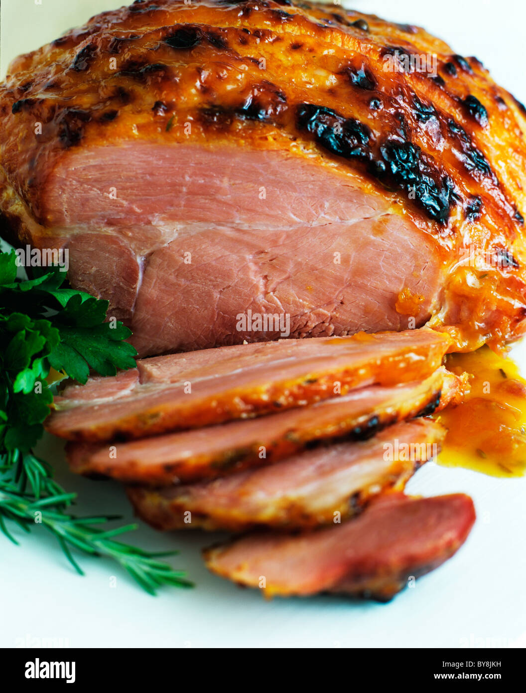 Whole roasted pork joint hi-res stock photography and images - Alamy