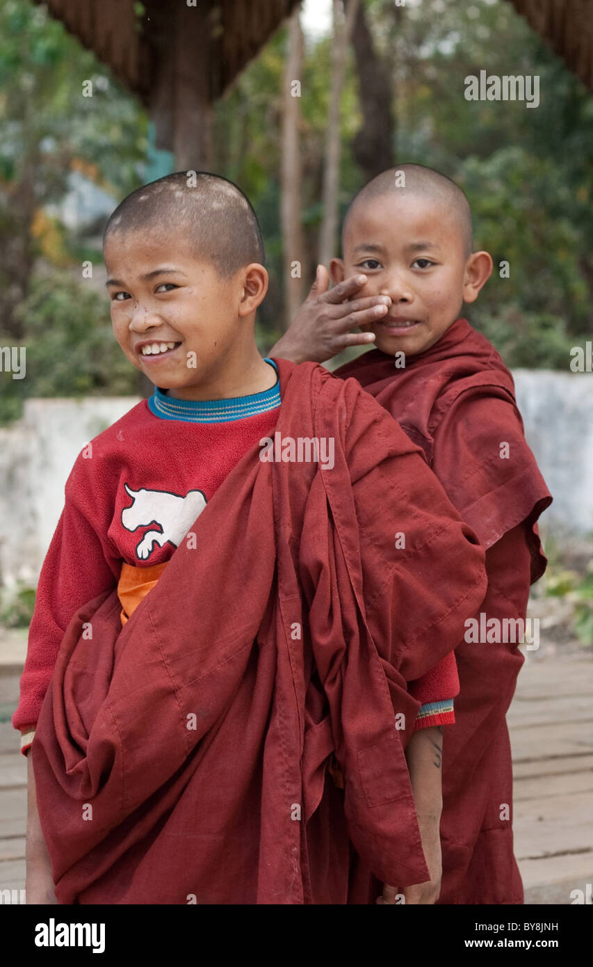 Myanmar buddhist monks portraits hi-res stock photography and images ...