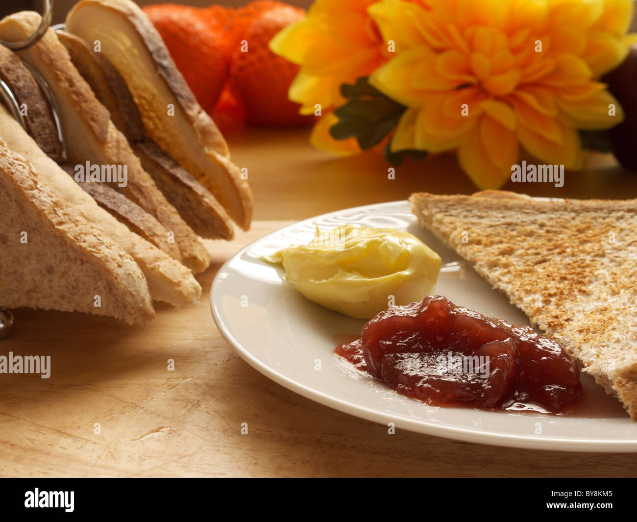 Toast rack hi-res stock photography and images - Alamy