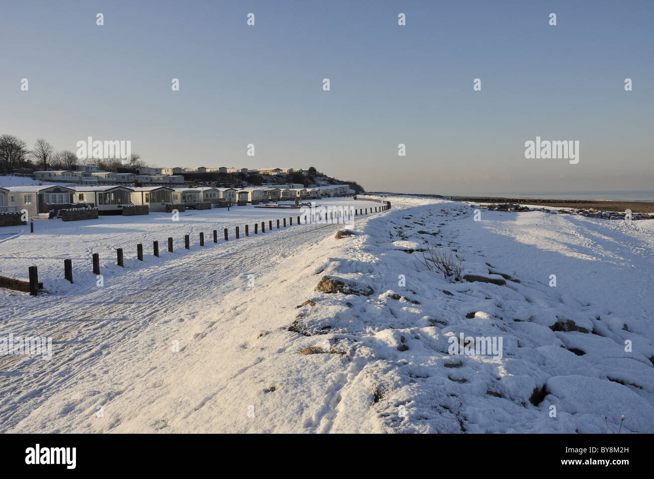 Llanddulas shoreline in the winter Stock Photo - Alamy