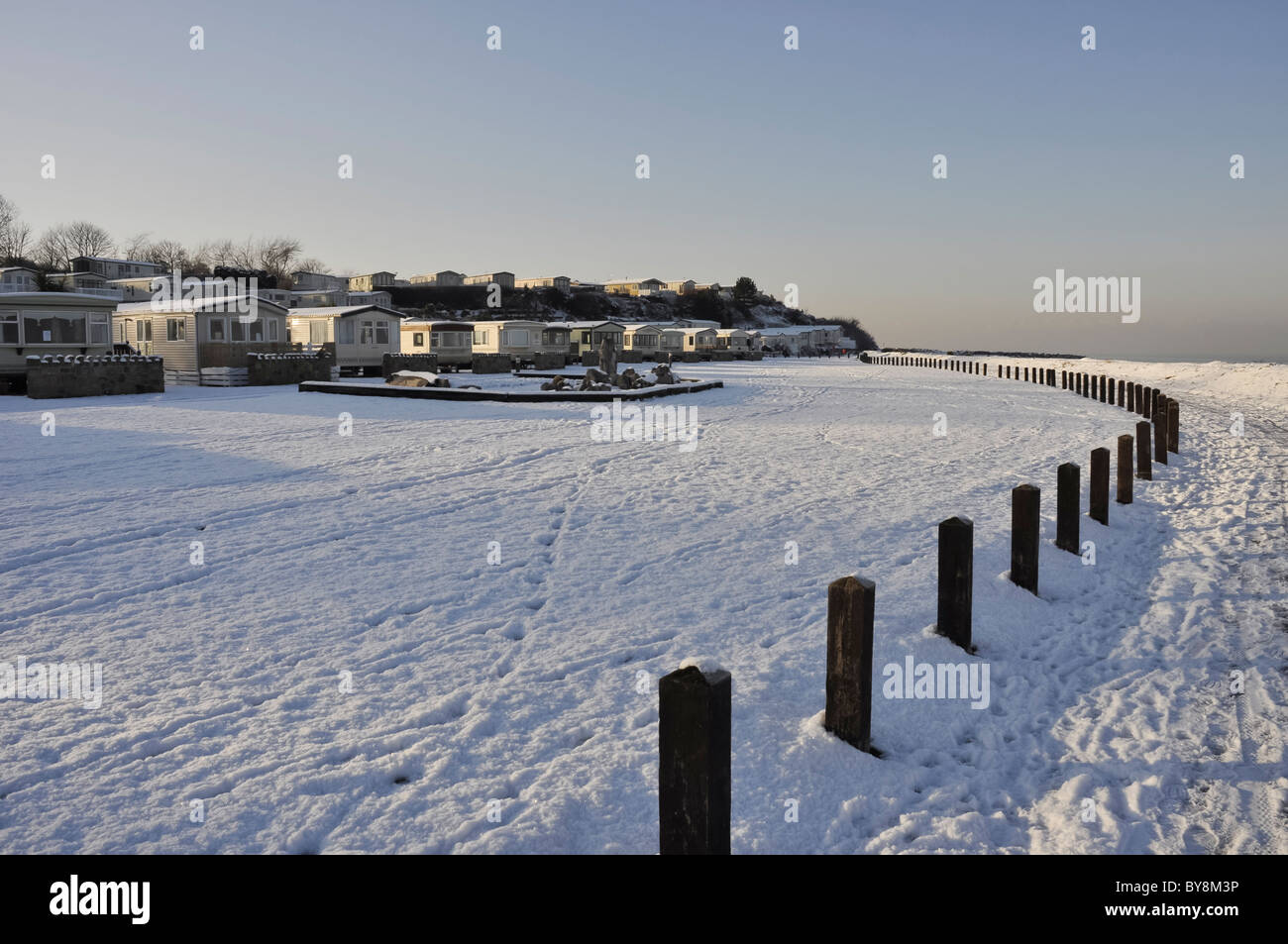 Llanddulas shoreline footpath in the winter Stock Photo - Alamy