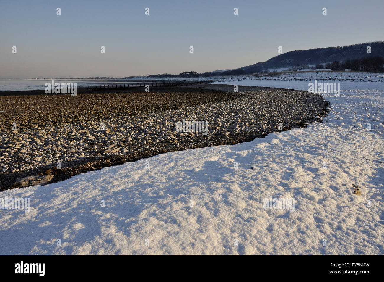 Llanddulas shoreline in the winter Stock Photo - Alamy