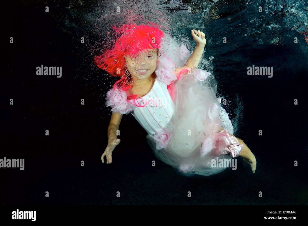 Underwater art fashion hi-res stock photography and images - Alamy