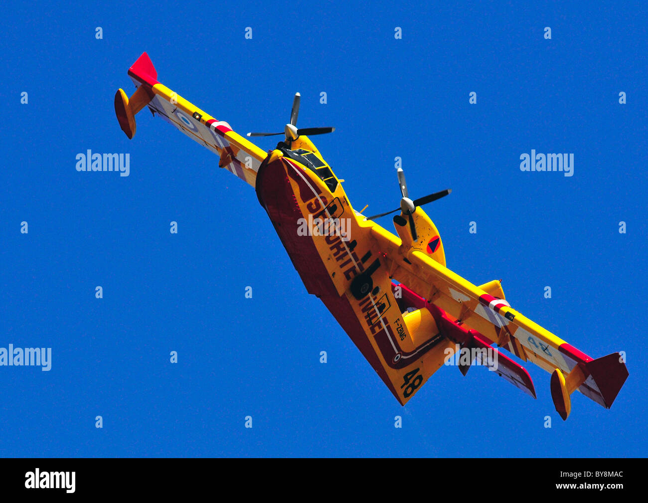 French emergency services hi-res stock photography and images - Alamy