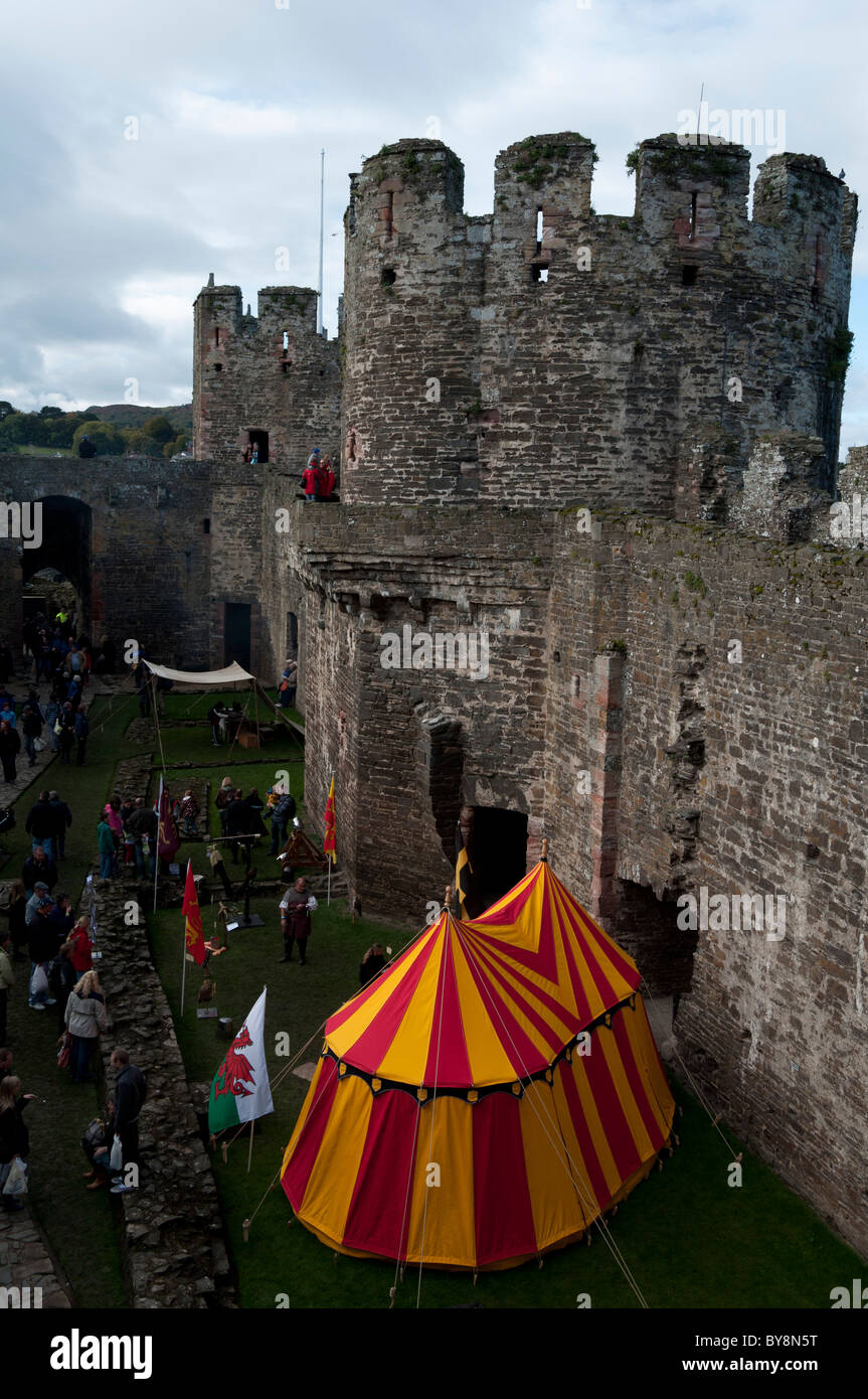 Medieval fair at Conwy Castle, North Wales Stock Photo - Alamy
