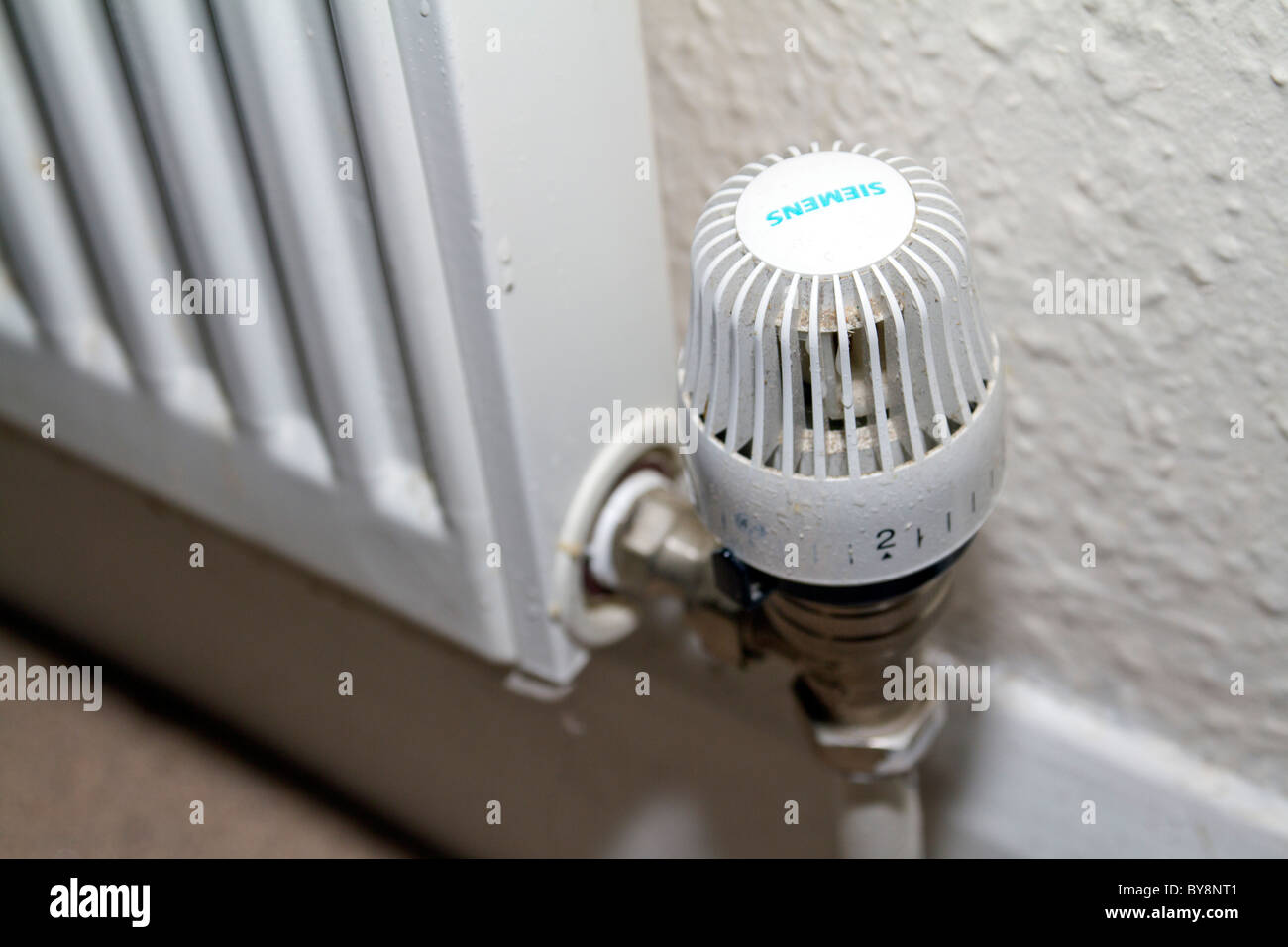 UK .GAS RADIATOR IN A LONDON HOUSE Stock Photo - Alamy