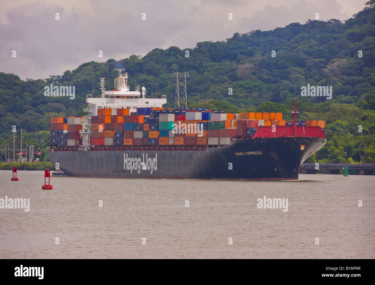 PANAMA - Hapag-Lloyd container ship on Panama Canal Stock Photo - Alamy