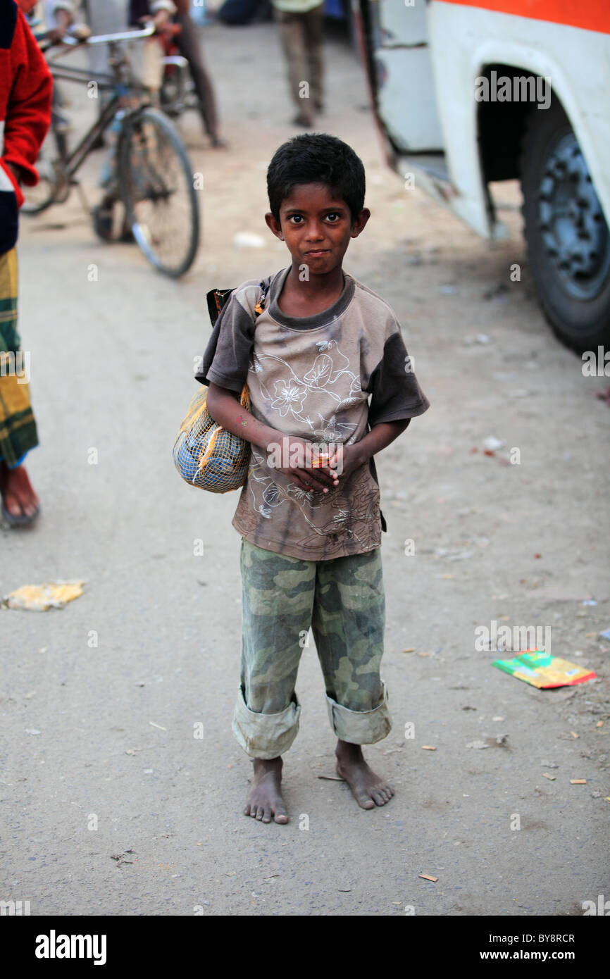 Street kids hi-res stock photography and images - Alamy