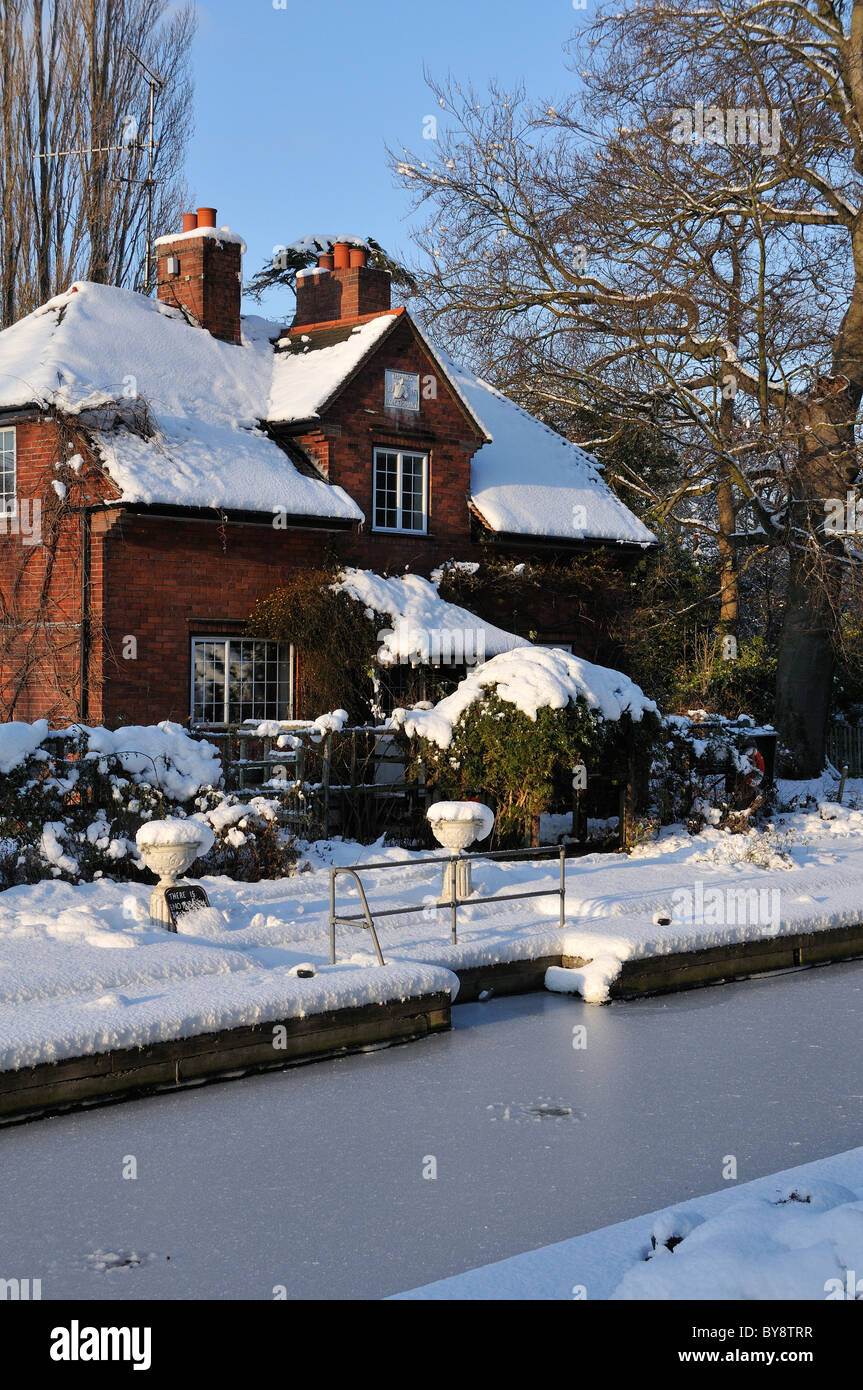 Sonning hi-res stock photography and images - Alamy