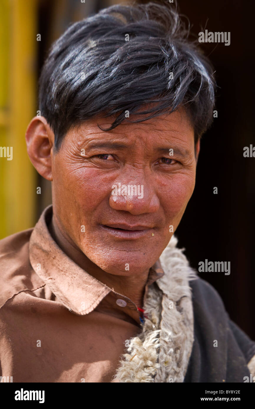 Tibetan autonomous region hi-res stock photography and images - Alamy