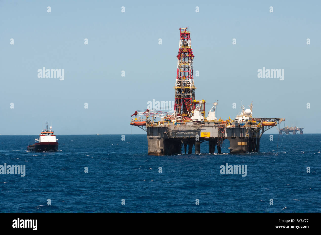 Oil supply vessel and oil rig hi-res stock photography and images - Alamy