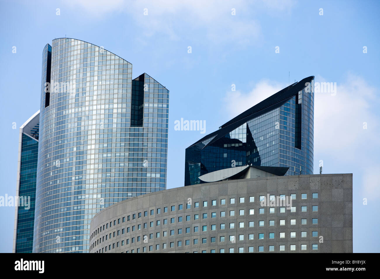 Modern apartment buildings paris hi-res stock photography and images ...
