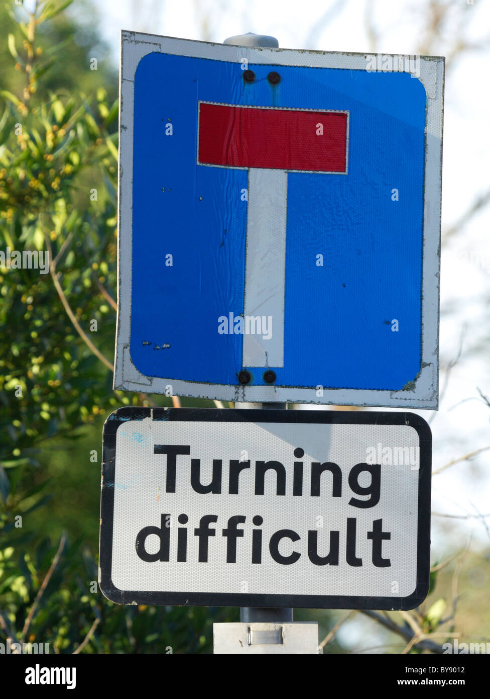 U turn sign hi-res stock photography and images - Alamy