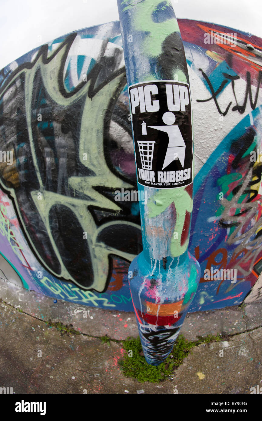 graffiti on lamppost Stock Photo - Alamy
