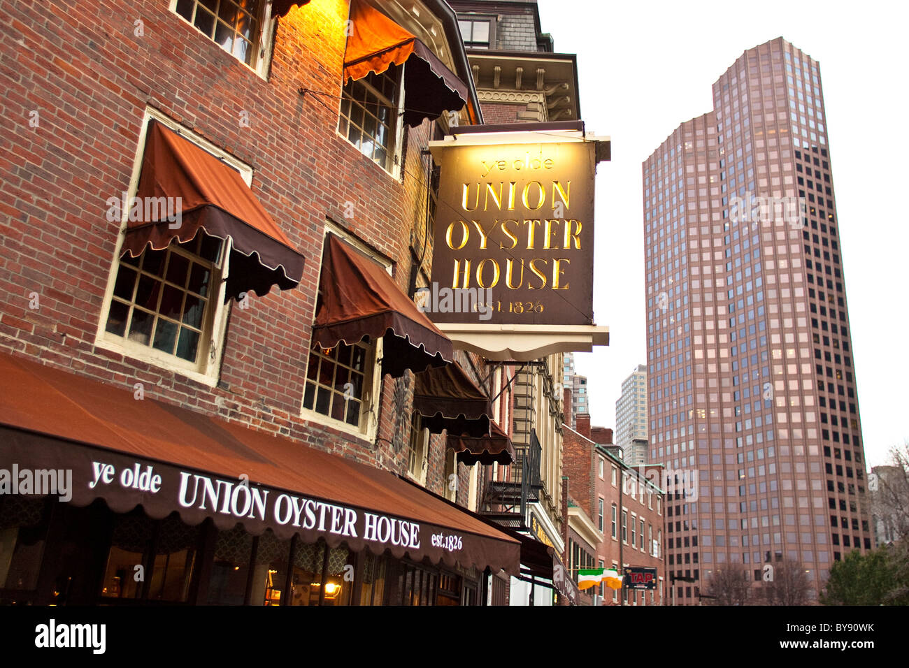 Eating and oyster house hi-res stock photography and images - Alamy