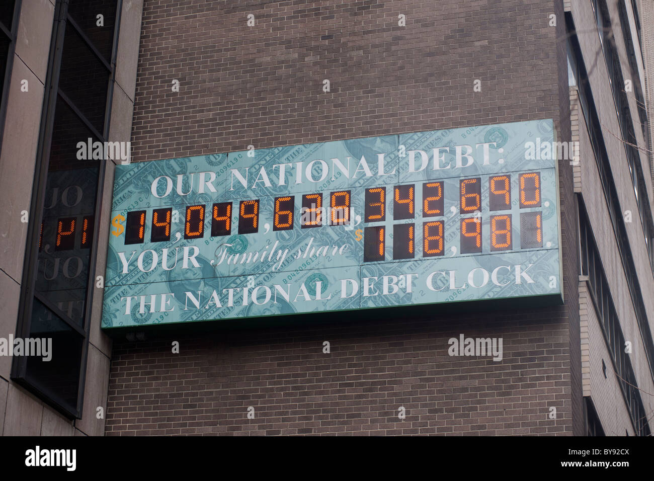 National debt clock hi-res stock photography and images - Alamy