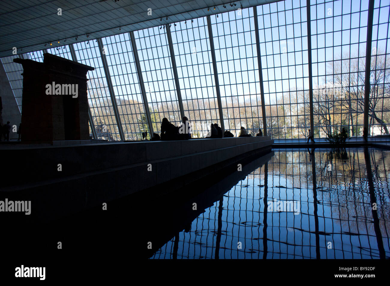 The reflection pool in the Temple of Dendur exhibit in the Metropolitan ...