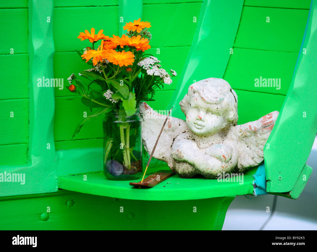Cherub flowers hi-res stock photography and images - Alamy