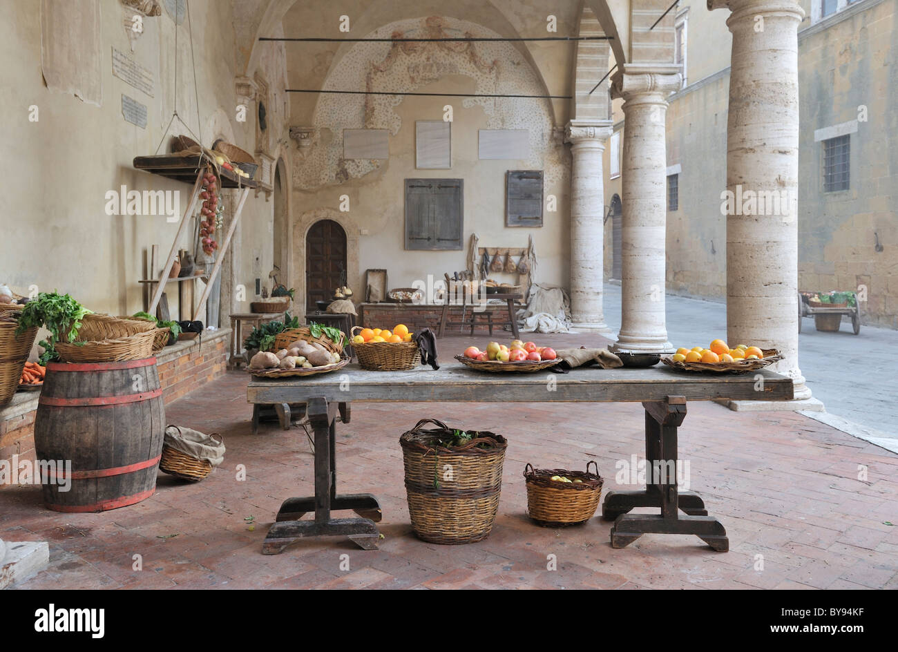 Medieval marketplace scene in Italian Piazza Stock Photo - Alamy