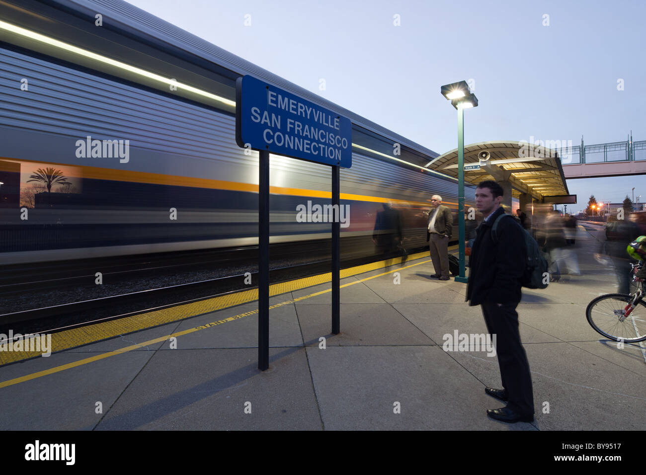 Amtrak train stop hi-res stock photography and images - Alamy