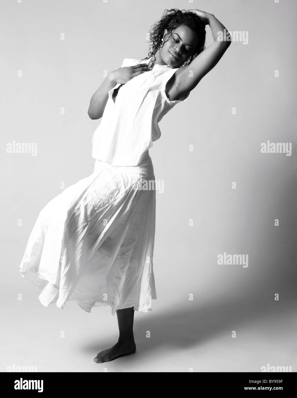 Young african american dancer in studio Stock Photo - Alamy