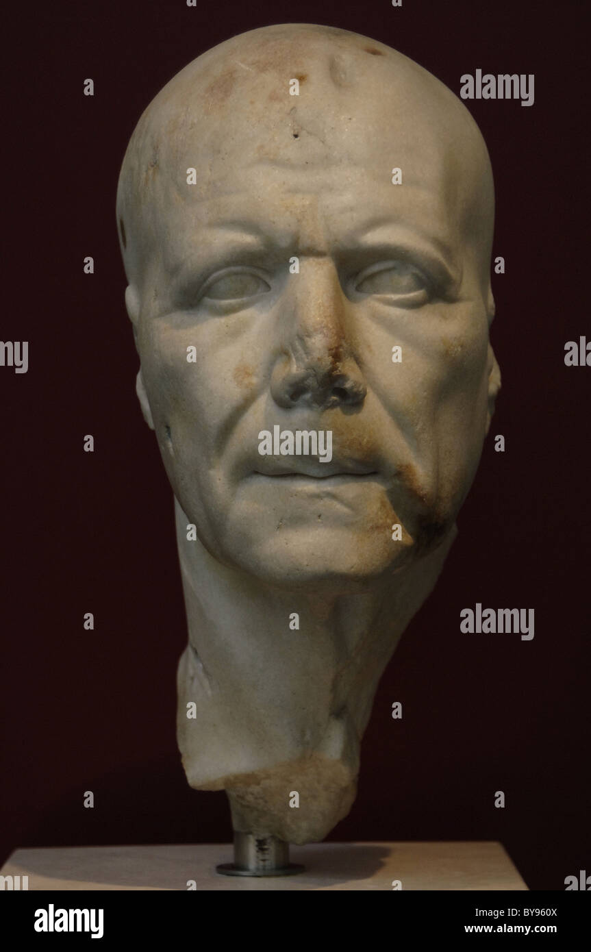 Ancient roman priest hi-res stock photography and images - Alamy