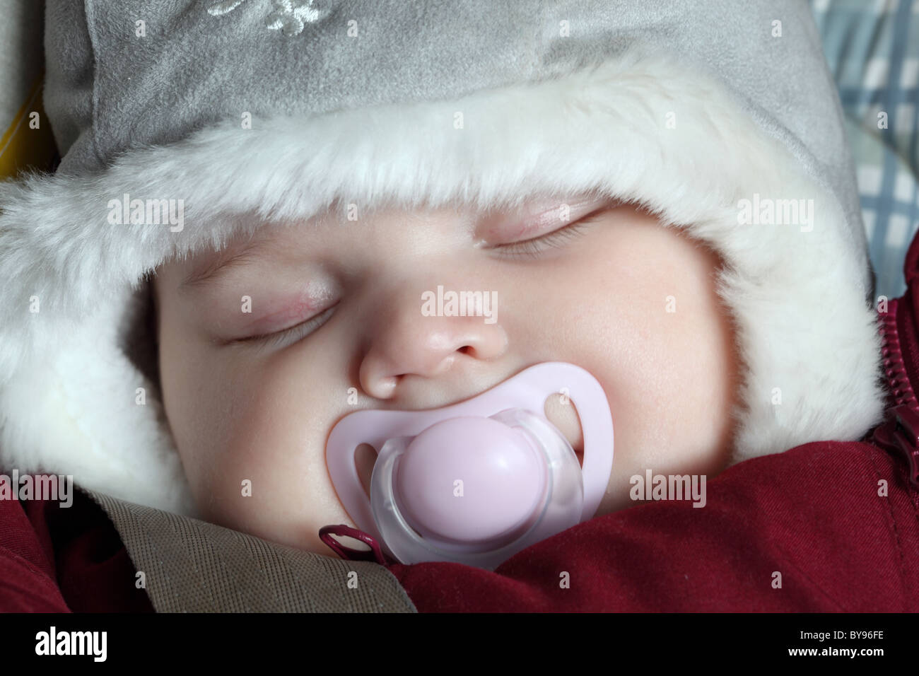 Cute baby winter hi-res stock photography and images - Alamy