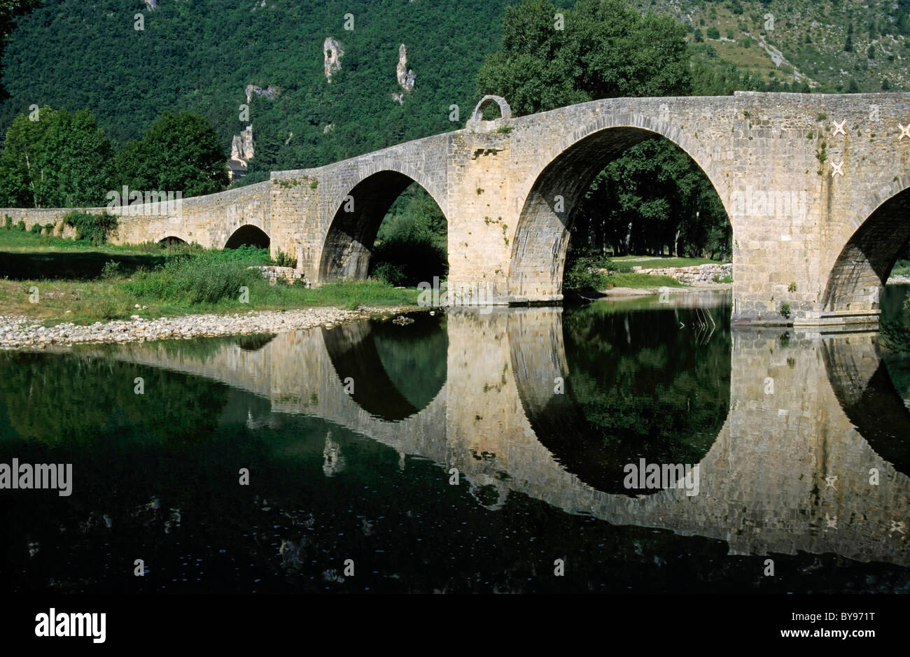 Quezac Bridge crossing the Tarn River, France Stock Photo - Alamy
