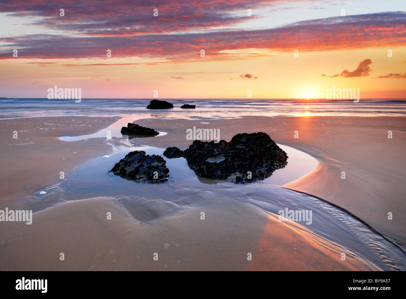 Low tide reveals rocks hi-res stock photography and images - Alamy
