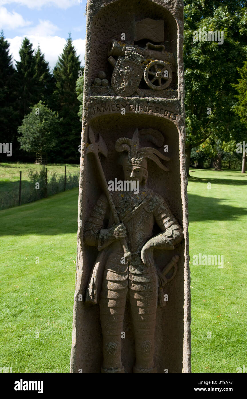 Statue of King James 2nd of Scotland at Dryburgh Abbey in the Scottish ...