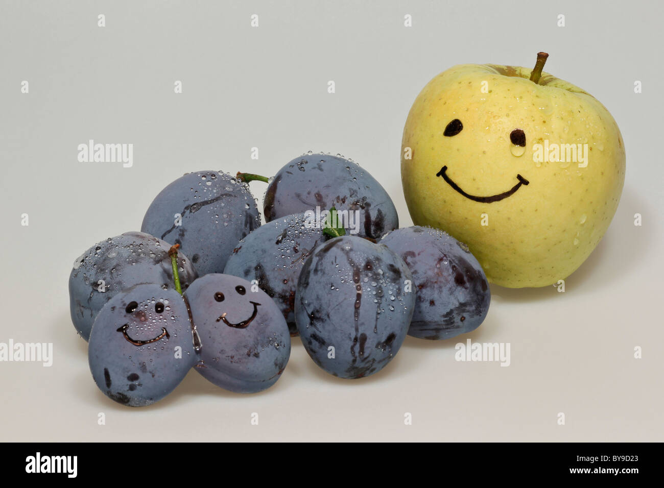 Apple smiley face hi-res stock photography and images - Alamy