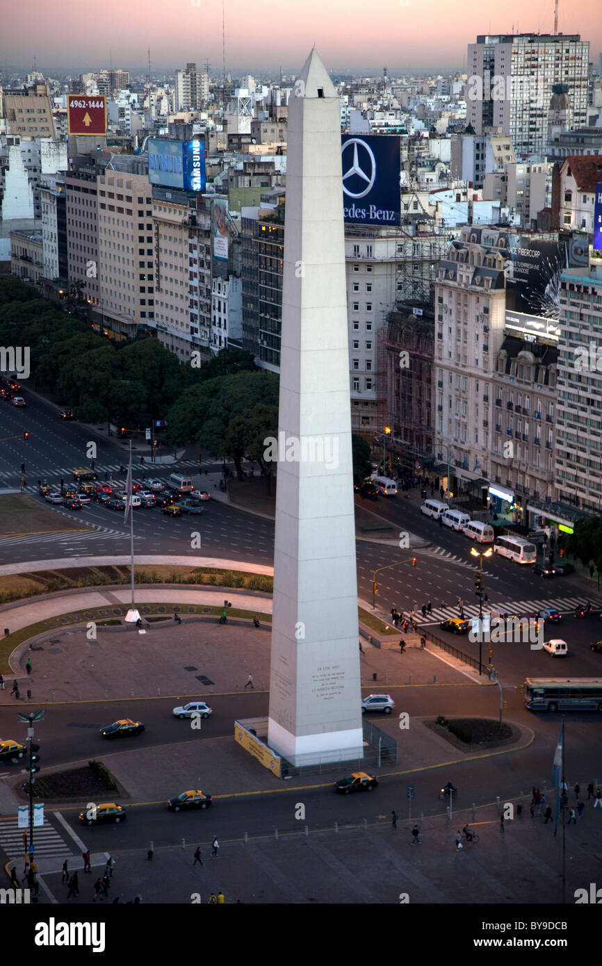 El Obelisco (obelisk), a national historic monument on Plaza de la ...