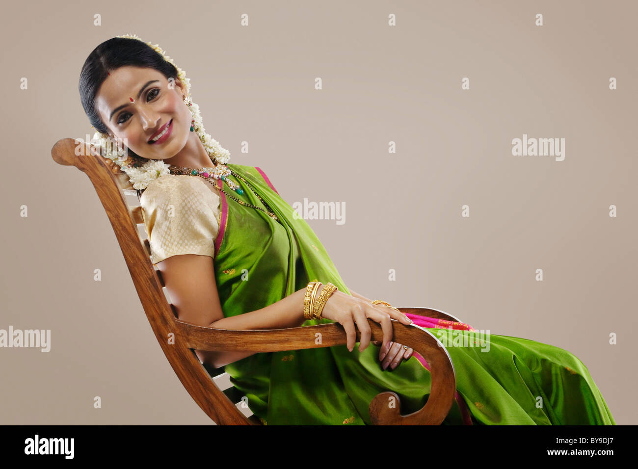 Woman in traditional indian attire hi-res stock photography and images ...